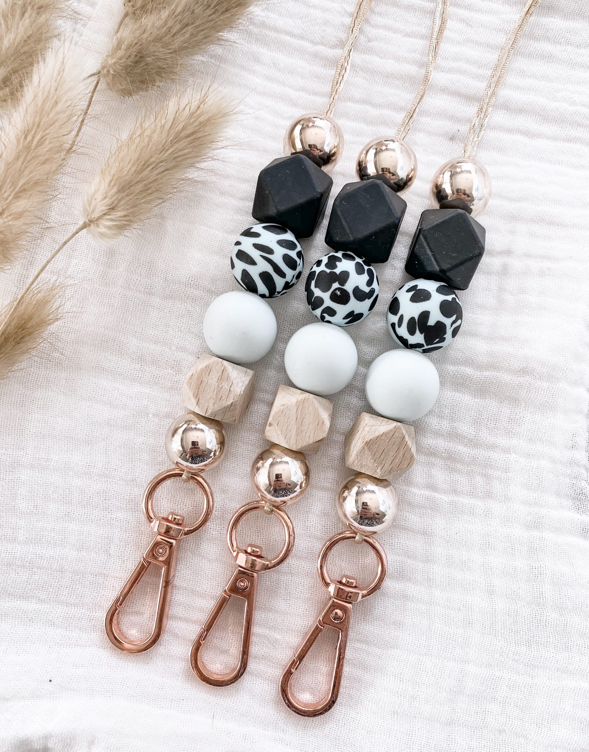 Piper Lanyard - Chuckle & Wood